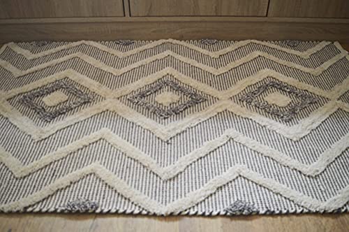CHARDIN HOME 3x5 Cotton Boho Rug Grey and Ivory | Modern Farmhouse Throw/ Bath Rug for Bathroom Bedroom Kitchen entryway and More | Machine Washable high Low Textured Area Rug