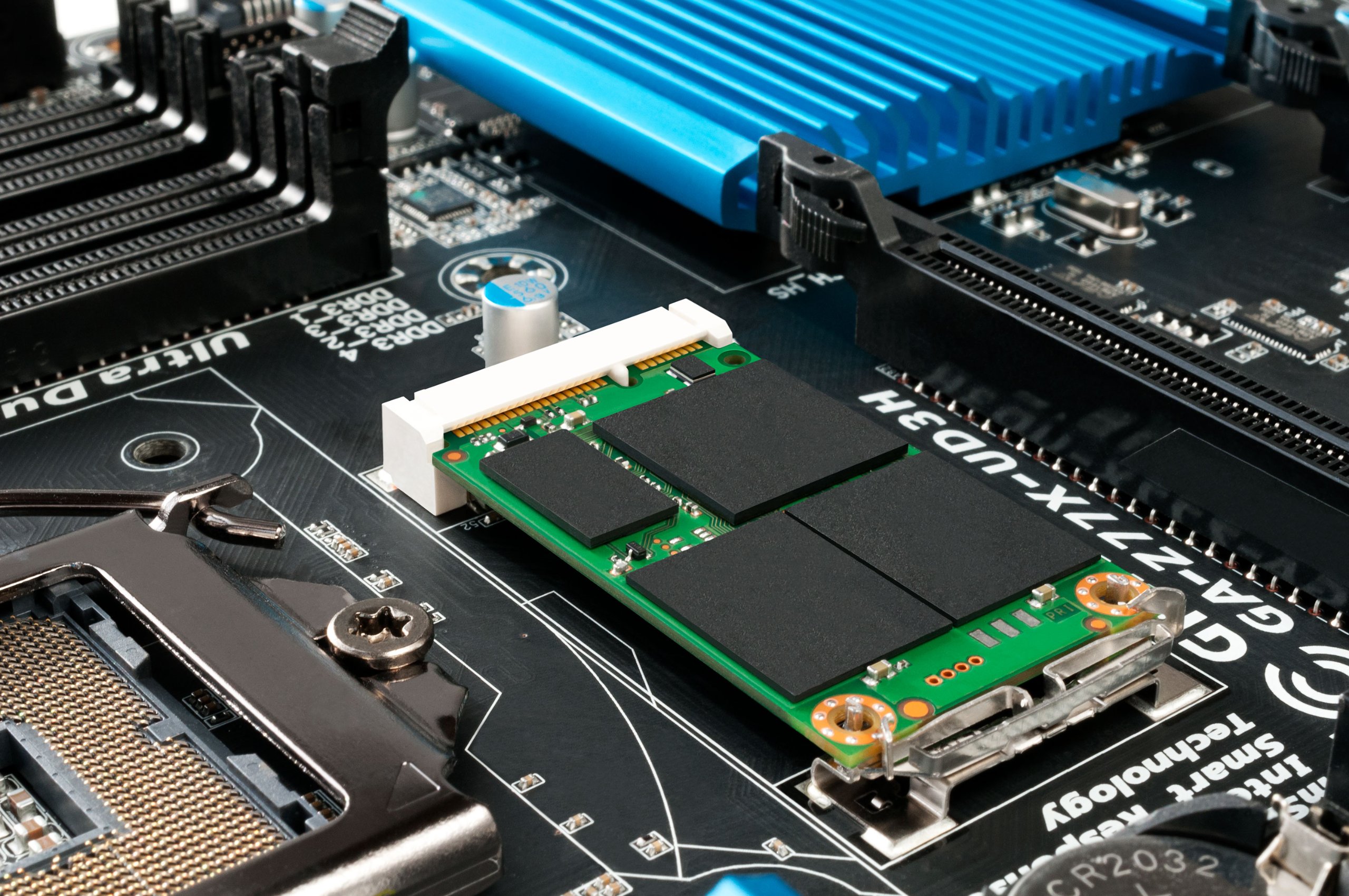 [OLD MODEL] Crucial M500 240GB mSATA Internal Solid State Drive CT240M500SSD3