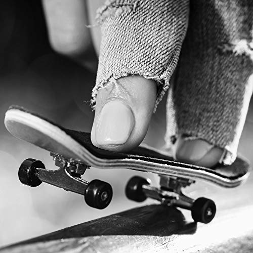 18 Pieces Mini Finger Toys Set Finger Skateboards Finger Bikes Scooter Tiny Swing Board Fingertip Movement Party Favors Replacement Wheels and Tools