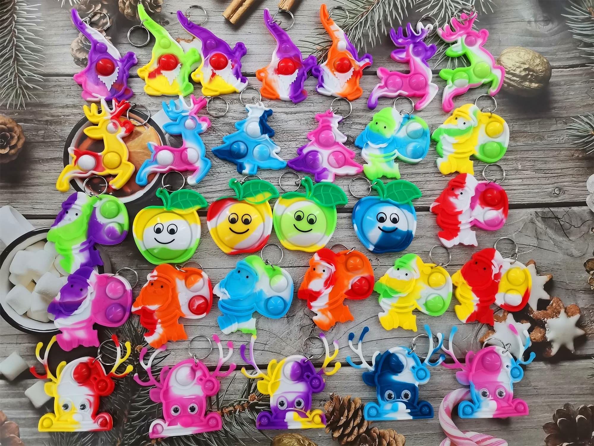 (Christmas Party Gift ）30 Packs Bulk Santa Deer Rudolph Mini Pop Fidget Key Chain， Christmas Party Favors Supplies and Student Prizes Gift