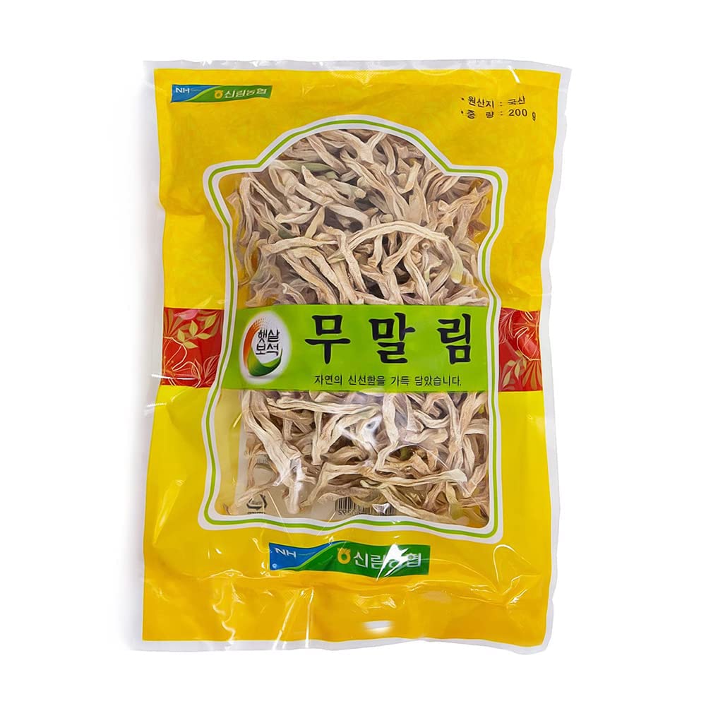[NongHyup] Dried White Radish (국산 무우말랭이) | 100% Korean Grown | All-Natural | Versatile & Nutritious | Ideal for Korean Traditional Dishes | 농협 무말림 무말랭이, 100% 한국산 (200g/7.05 oz)