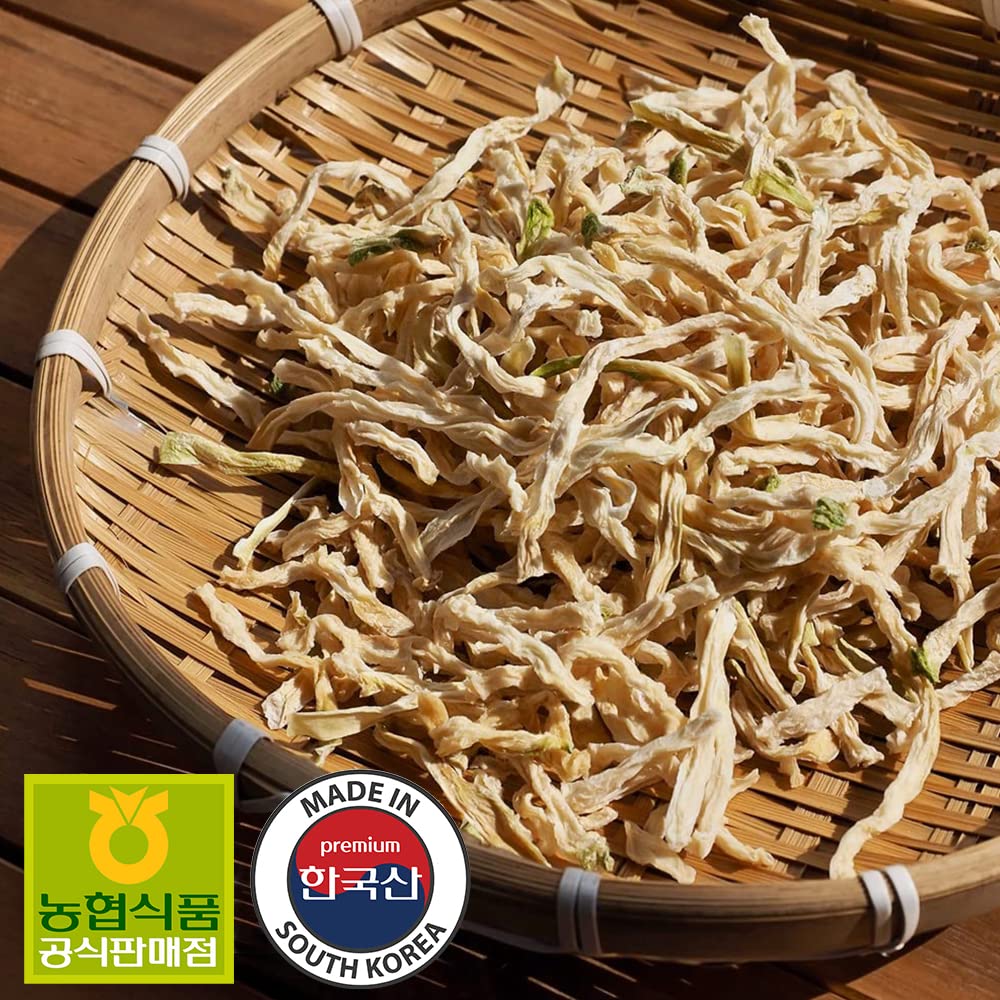 [NongHyup] Dried White Radish (국산 무우말랭이) | 100% Korean Grown | All-Natural | Versatile & Nutritious | Ideal for Korean Traditional Dishes | 농협 무말림 무말랭이, 100% 한국산 (200g/7.05 oz)