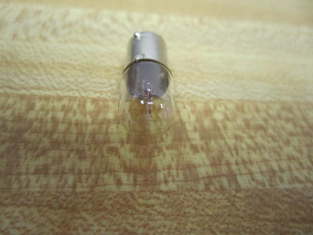 * * Paquete de 10 * * Eiko β # 44 miniatura luz bombillasL8
