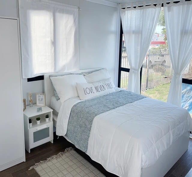 1 Bedroom 20FTX10FT Container House Prefab Tiny Home to Live in for Adults Mini Foldable Mobile Home Modular Guest Homes kit casas prefabricadas para Vivir with Water & Electricity Terrace