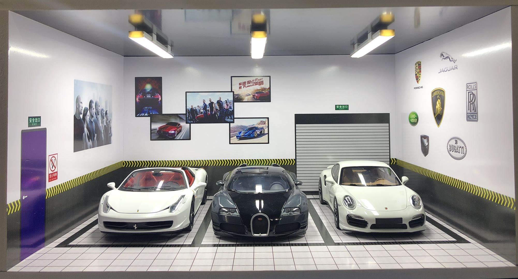 1:18 Car Model Vending machineAcrylic Collectibles Countertop Display Three Parking Spaces LED Lamp Plate with USB Connection for 1/18 Diecast Model Car (Excluding car Models)