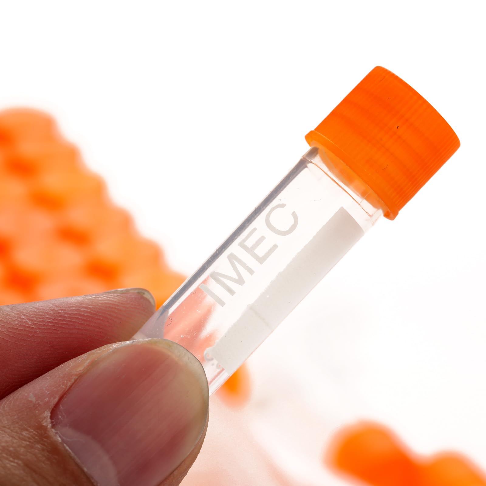 1.8ml Cryo Tubes Plastic Small Vials with Screw Caps Graduated Plastic Cryovial Cryogenic Vial Tubes, PP Material, Free from DNase, RNase 81Pcs