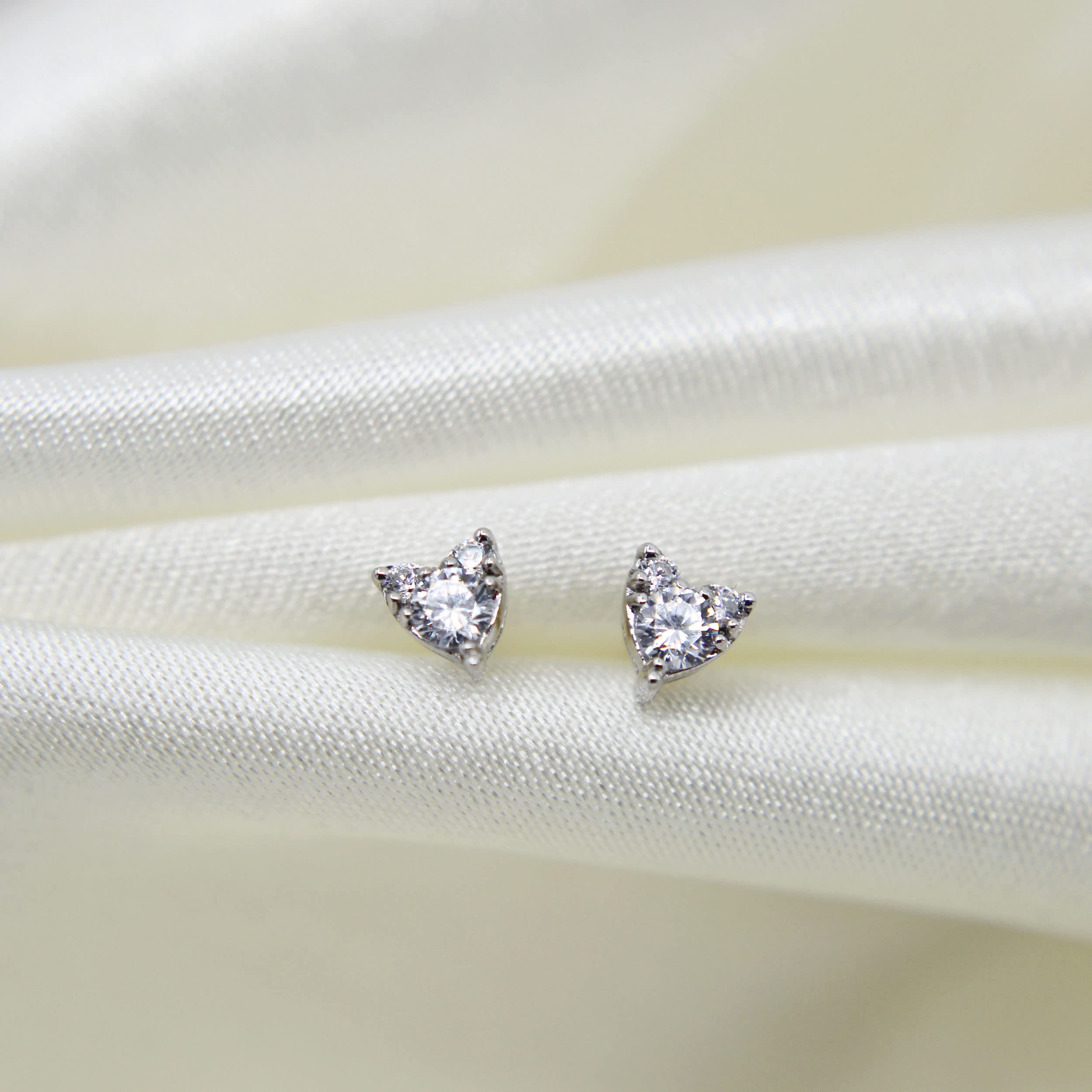 1/4 Ctw Natural Diamond Stud Earrings set in 925 Sterling Silver (HEART)