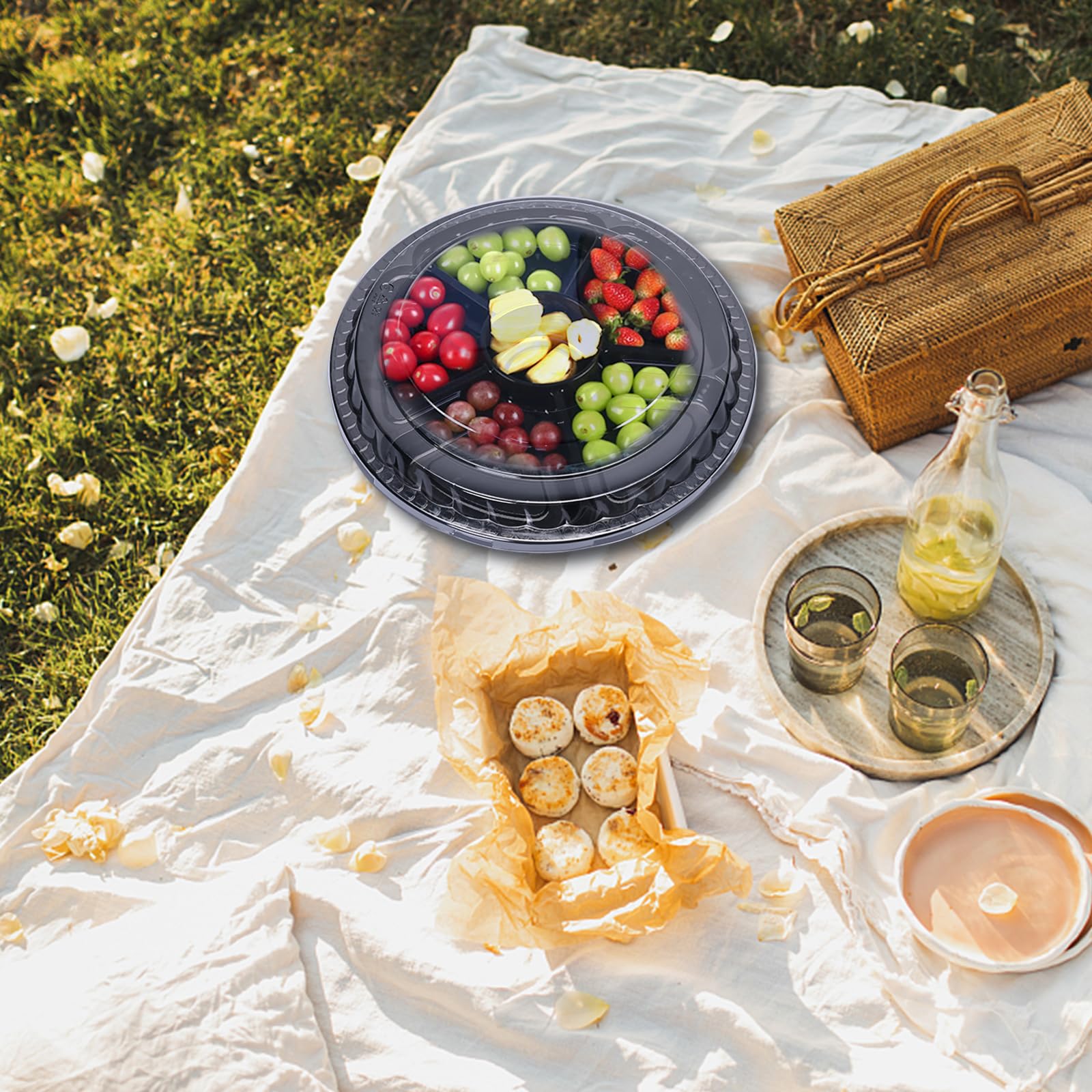 10 Pcs Plastic Appetizer Serving Tray with Lid Round 12.5 Inch Tray with Lid Disposable Serving Fruit Veggie Tray with 6 Divided Compartment Tray Fruit Snack Veggie Trays for Catering for Party