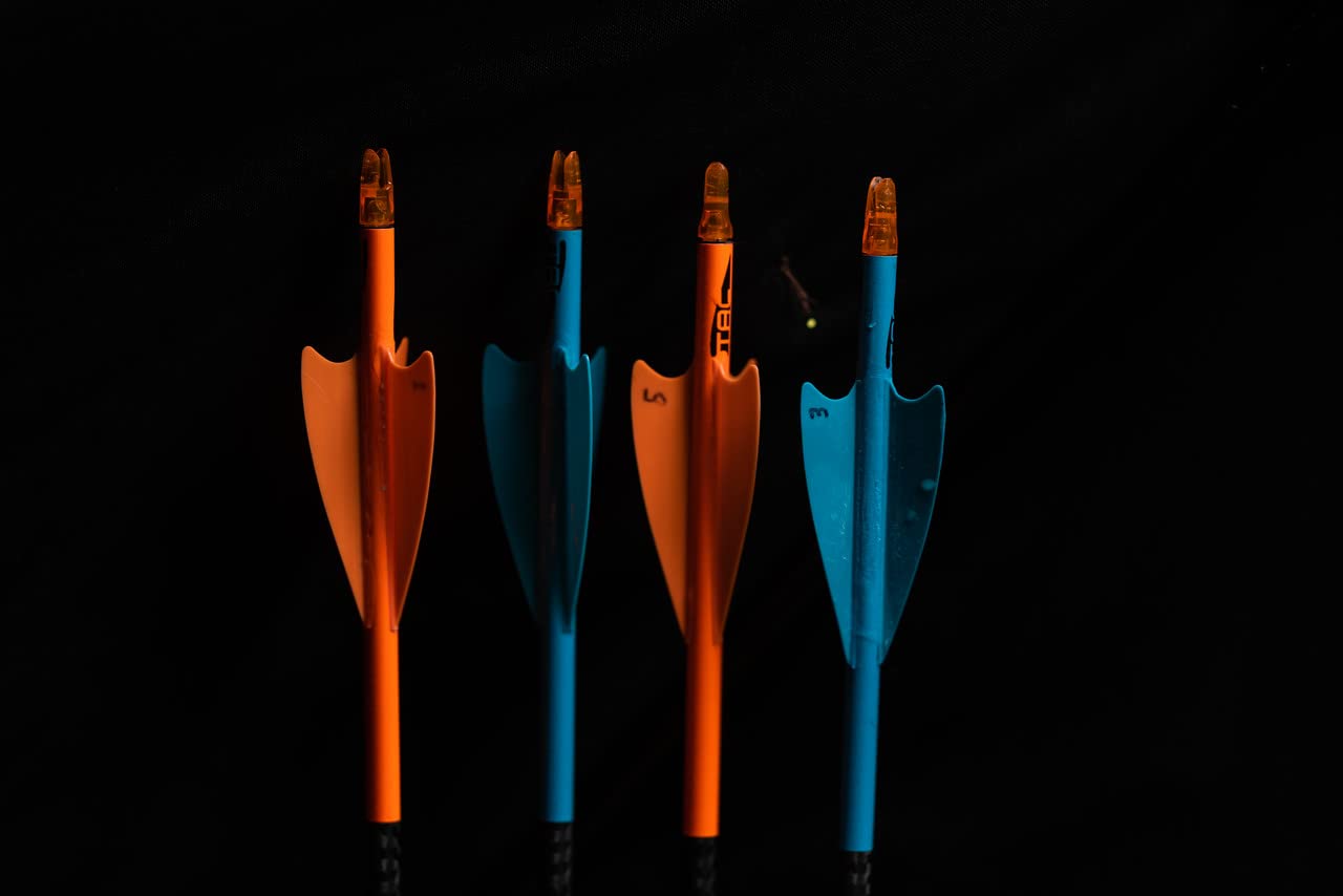 1.75" Matrix Shield Cut Vanes, Orange Vanes, Pack of 100, Vanes for Archery Bowhunting and Recreational Shooting