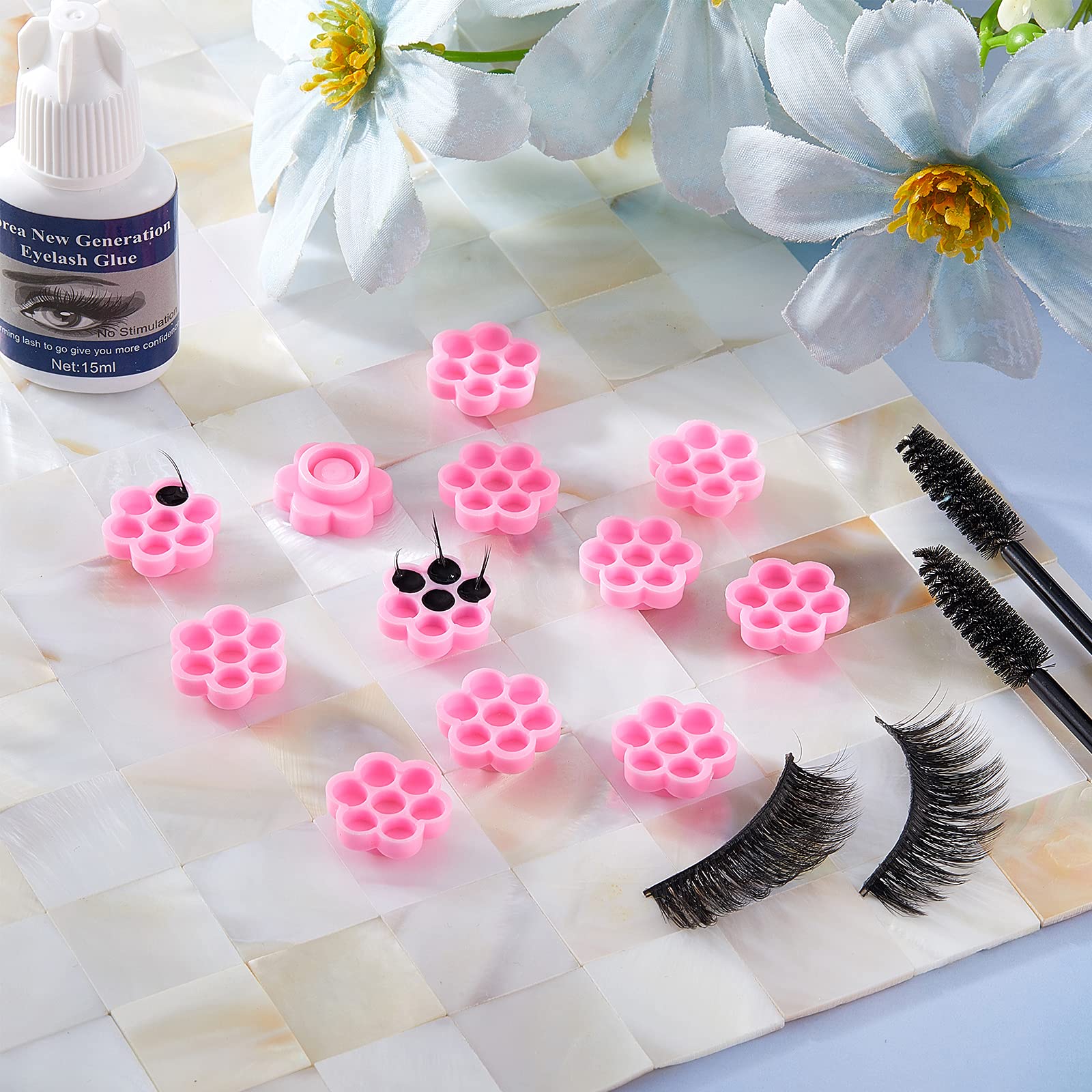 200 Pieces Flower Shape Glue Cup Lash Glue Holder Eyelash Extension Flower Pallet Grafting Eyelash Cup False for Women Girls Extension Supply