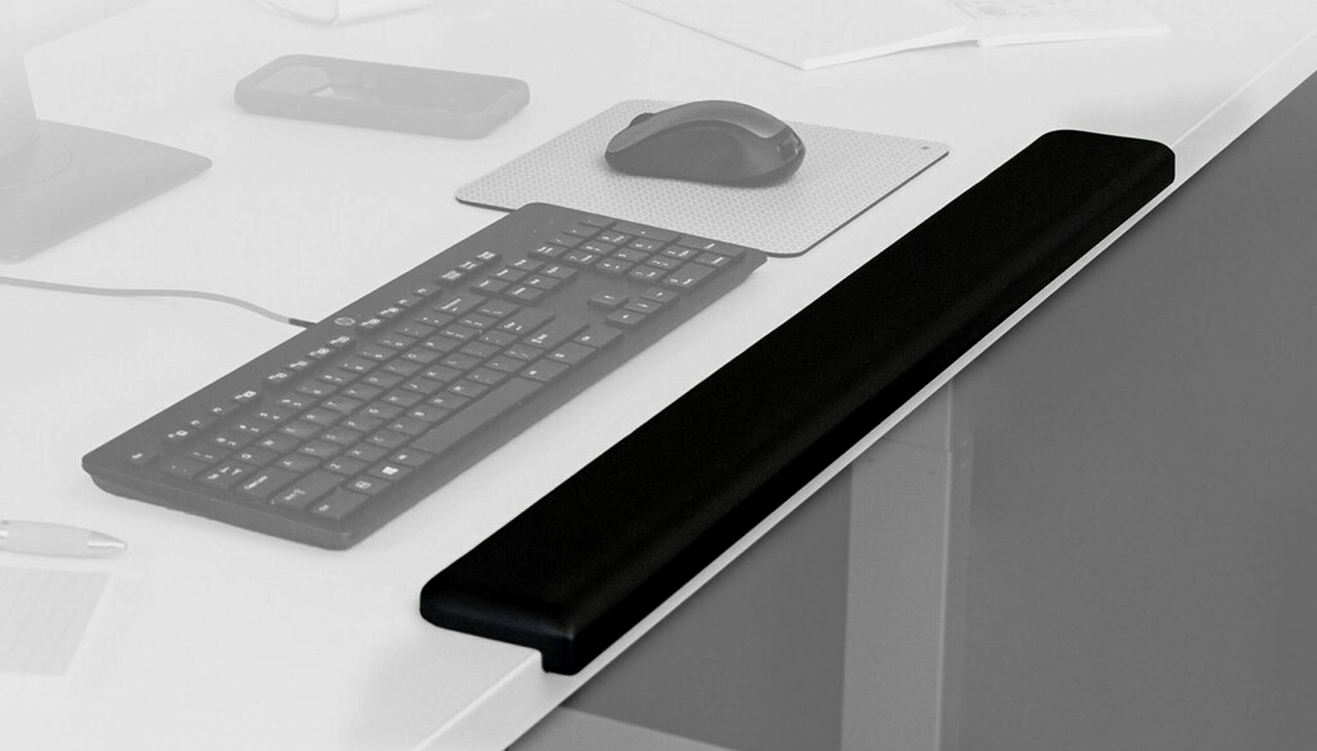 3M Gel Wrist Rest for Standing Desks, Accommodate Different Working Positions, Black (WR200B) 30.13 x 1 x 3.25 inches