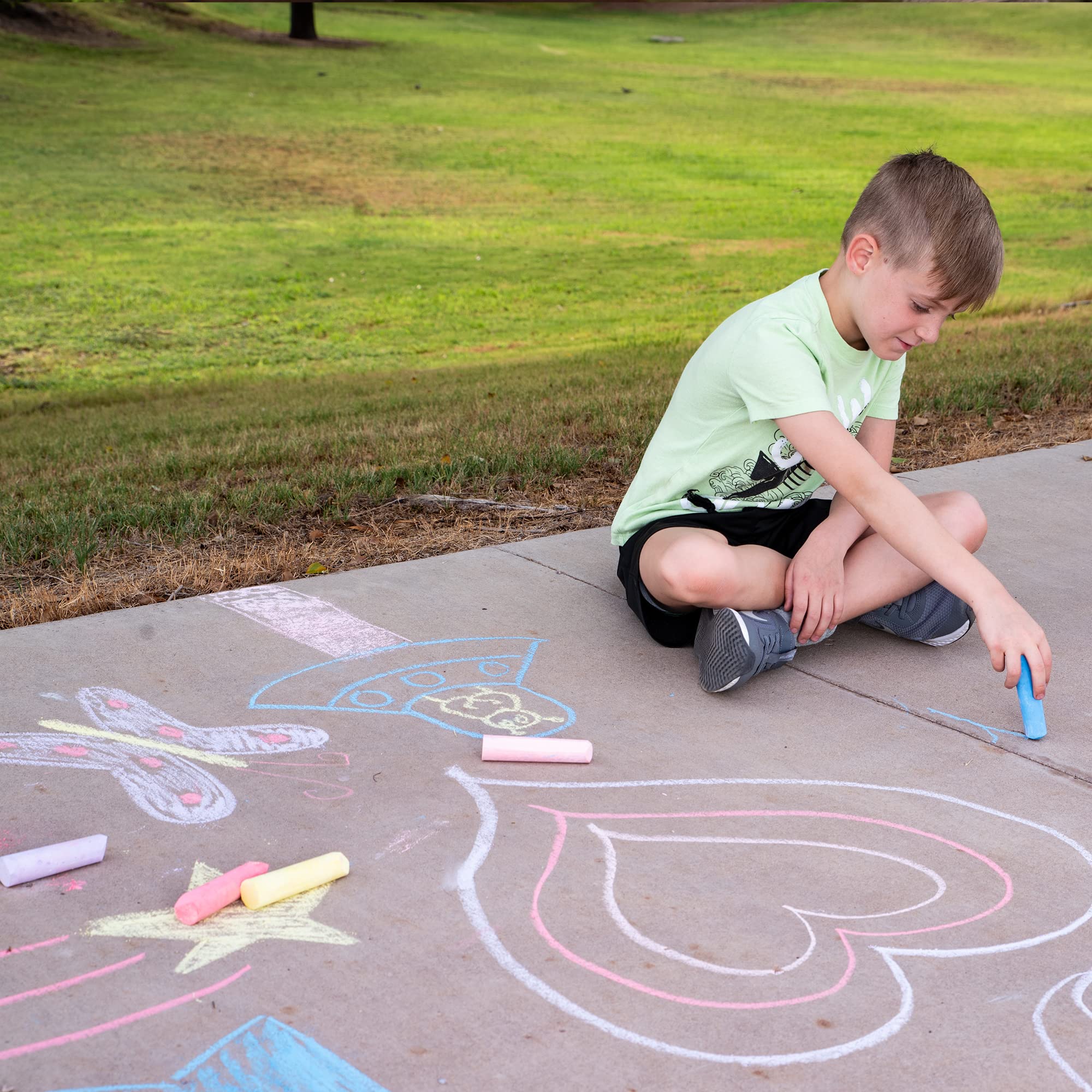 160 PCS Sidewalk Chalks Set Non-Toxic Washable Jumbo Chalk for Outdoor Art Play, Painting on Chalkboard, Blackboard and Playground