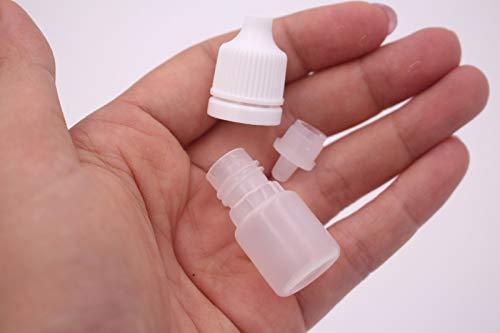 50Pcs Mini Clear Plastic Squeezable Dropper Bottles Empty Eye Liquid Dropper with Screw Caps and Plugs Eye Dropping Bottles Container Dispenser for Reagent Lab Drops Essential Oil 2ml/0.07oz