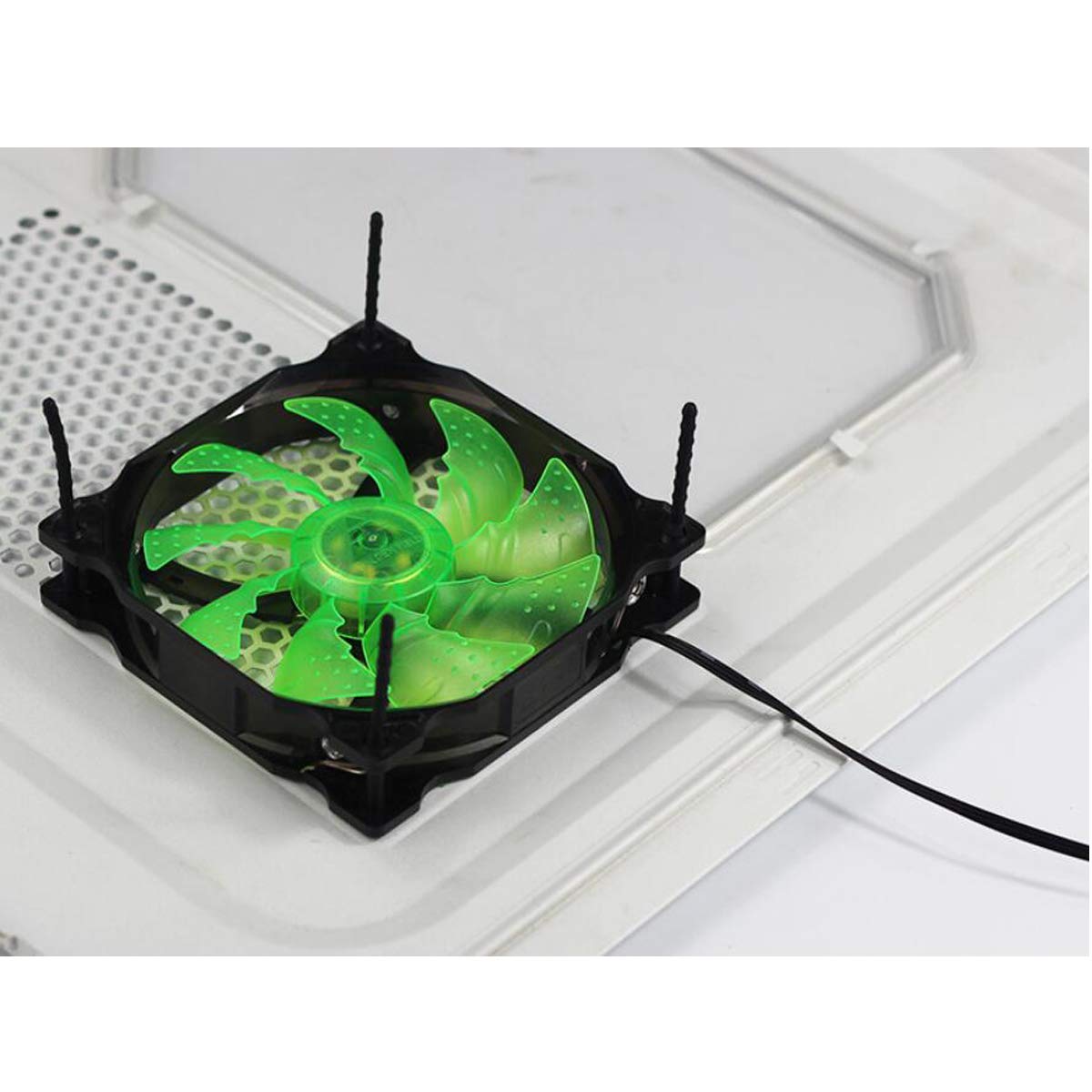 20PCS PC Case Fans Computer Cooling Fan Mount Screws, CPU Fan Mounting Pin Rivet Black Soft Rubber Reducing Noise Anti-Vibration Screws 65mm / 2.56in