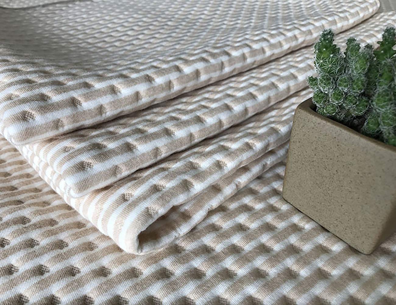 39"X47" Washable Waterproof Urine Pads Incontinence Bed Diaper Changing Mat Mattress Sheet Protector, Absorbency Hosptial Pee Pads Quilt Underpad Sheet for Baby Adults, Beige