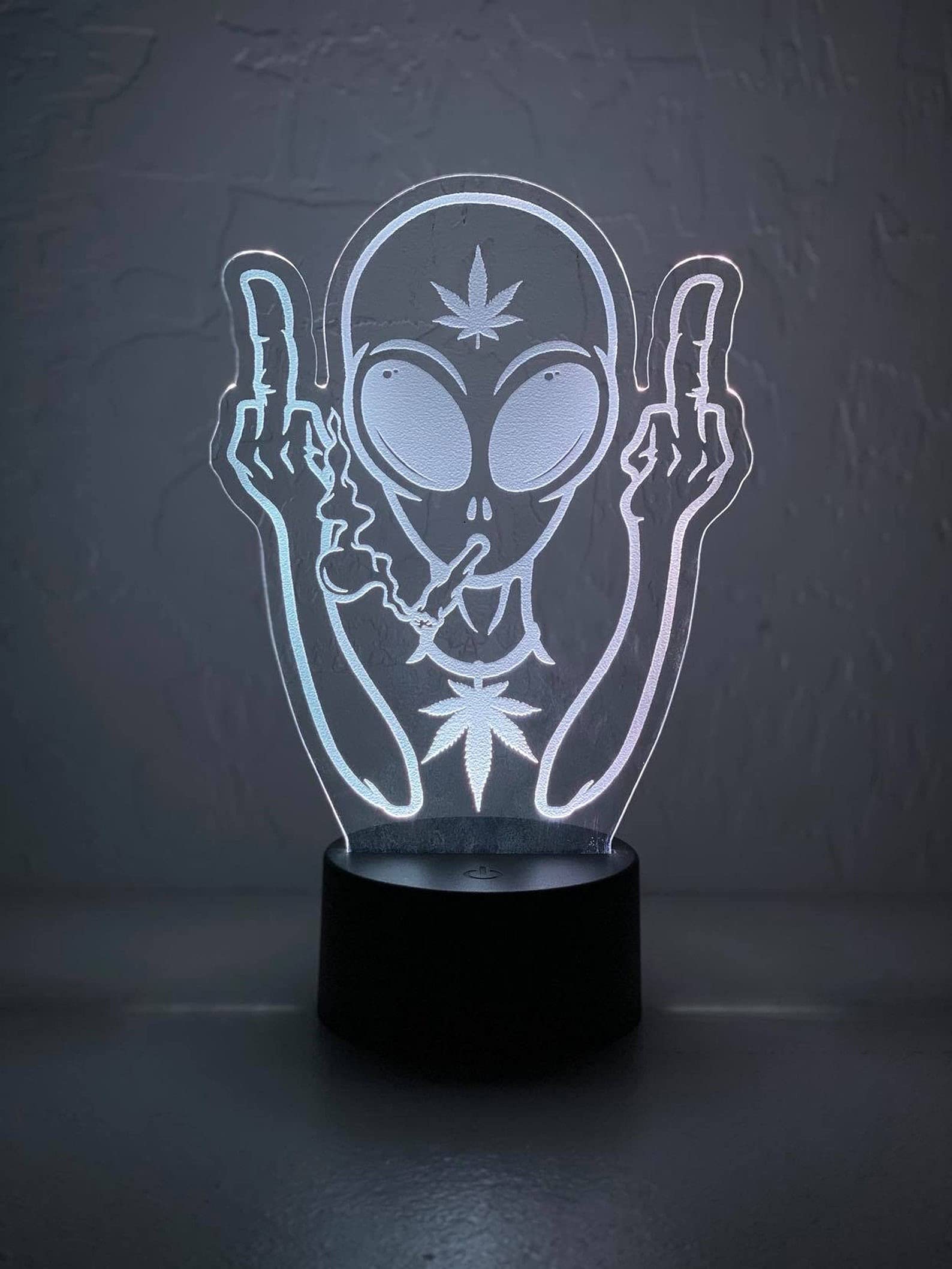 Yooce 420 Leaf 3D LED Table Lamp Night Light Optical Visual Illusion Home Decor Lighting