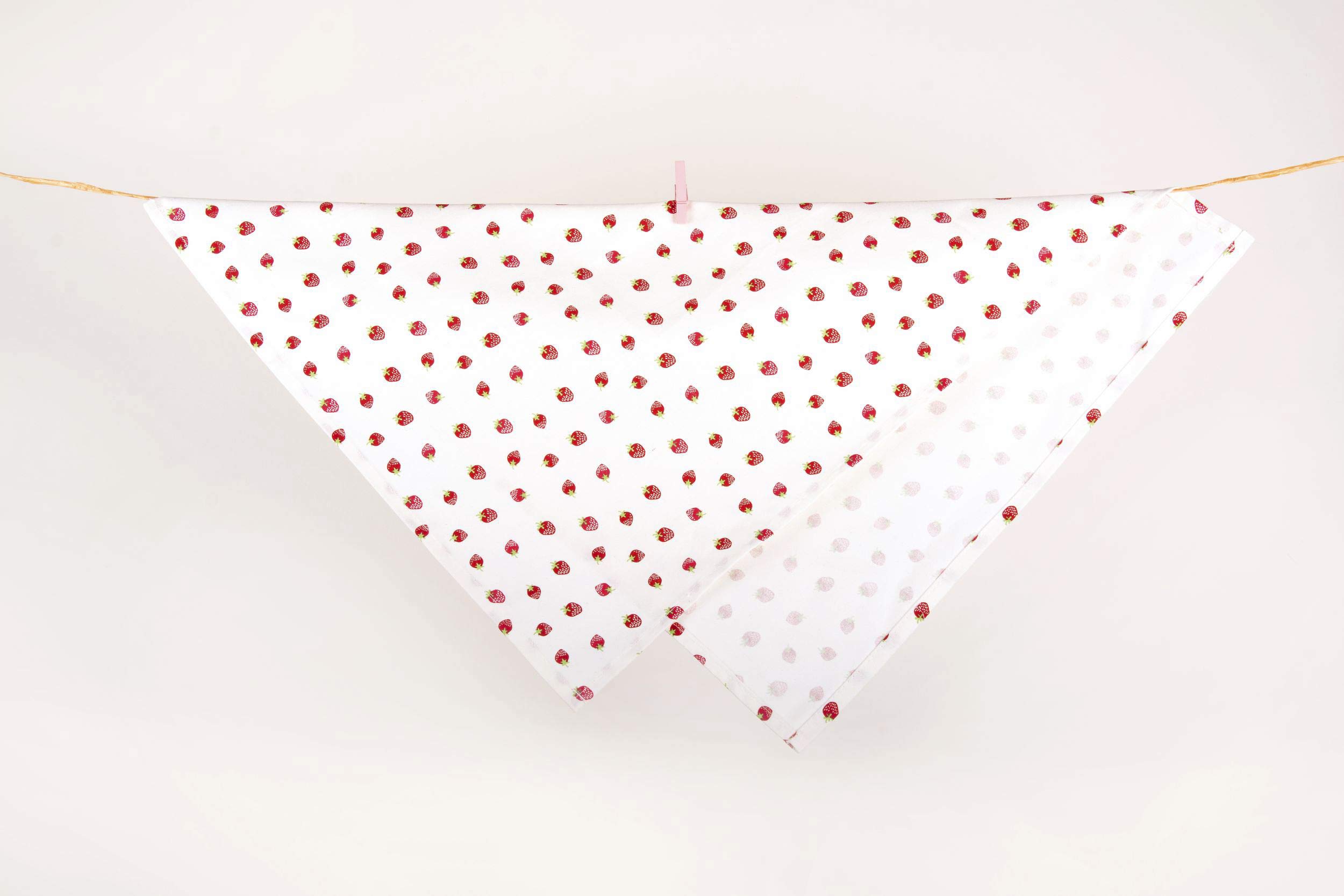 100% Cotton Strawberry Hand Towel- Kitchen Dish Towel- Tea Towel - Flour Sack Towel (Set of 4)