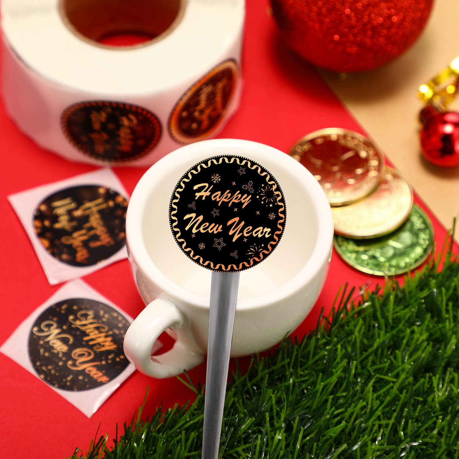 800 Pcs 2025 Happy New Year Stickers Round Black and Gold Stickers Bulk 1.38 Inch Snowflake New Year Labels Decorative Stickers for New Year Holiday Cards Envelopes Gift Boxes, 8 Designs