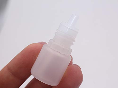 50Pcs Mini Clear Plastic Squeezable Dropper Bottles Empty Eye Liquid Dropper with Screw Caps and Plugs Eye Dropping Bottles Container Dispenser for Reagent Lab Drops Essential Oil 2ml/0.07oz