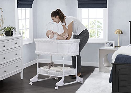 Delta Children SleepCool Rocking Bassinet with Airflow Mesh, Fresco