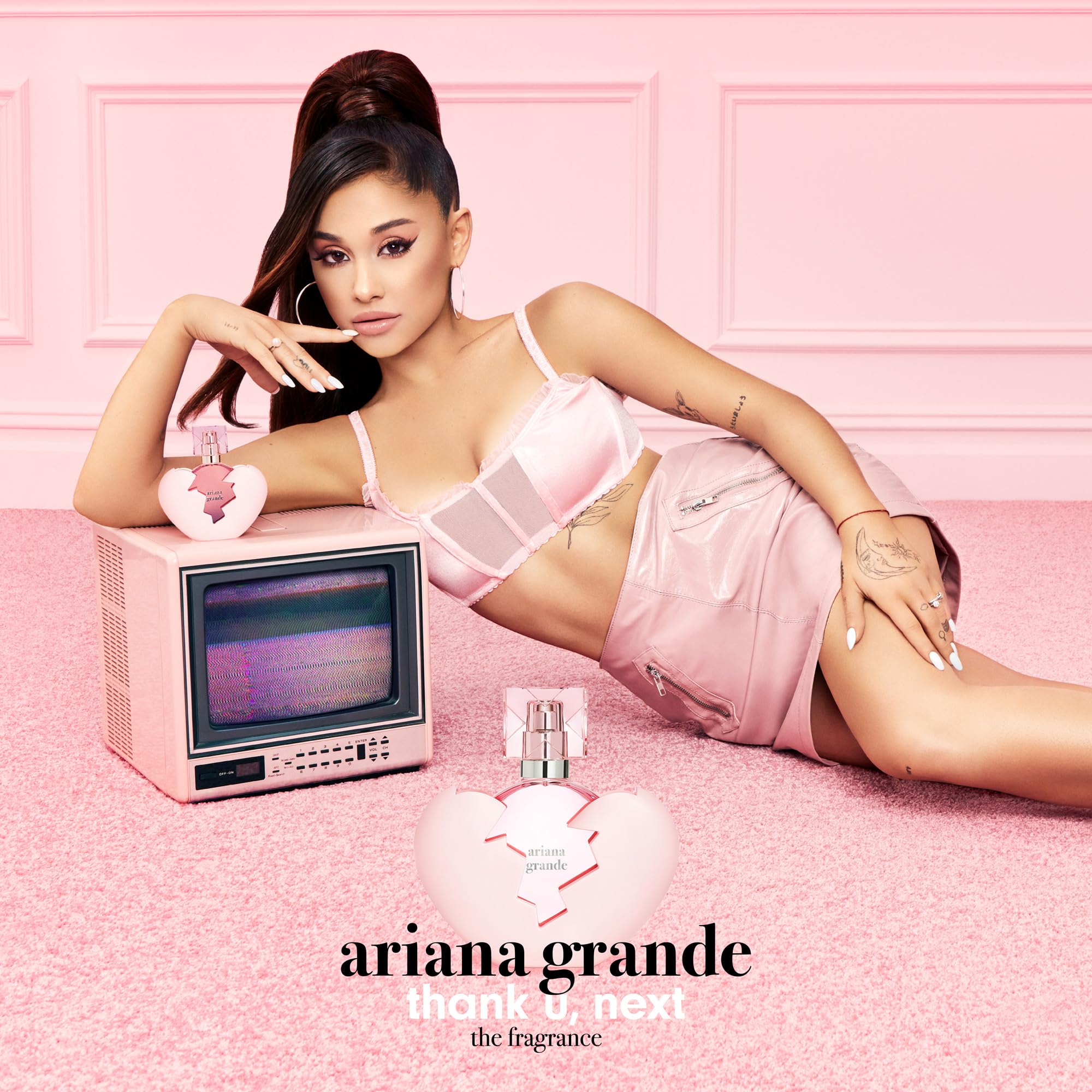 Ariana Grande Thank U Next Eau de Parfum β Floral Gourmand Musk Fragrance for Women β Women's Perfume with Notes of Coconut, Macaroon Sugar & Wild Raspberry β 1 Fl Oz