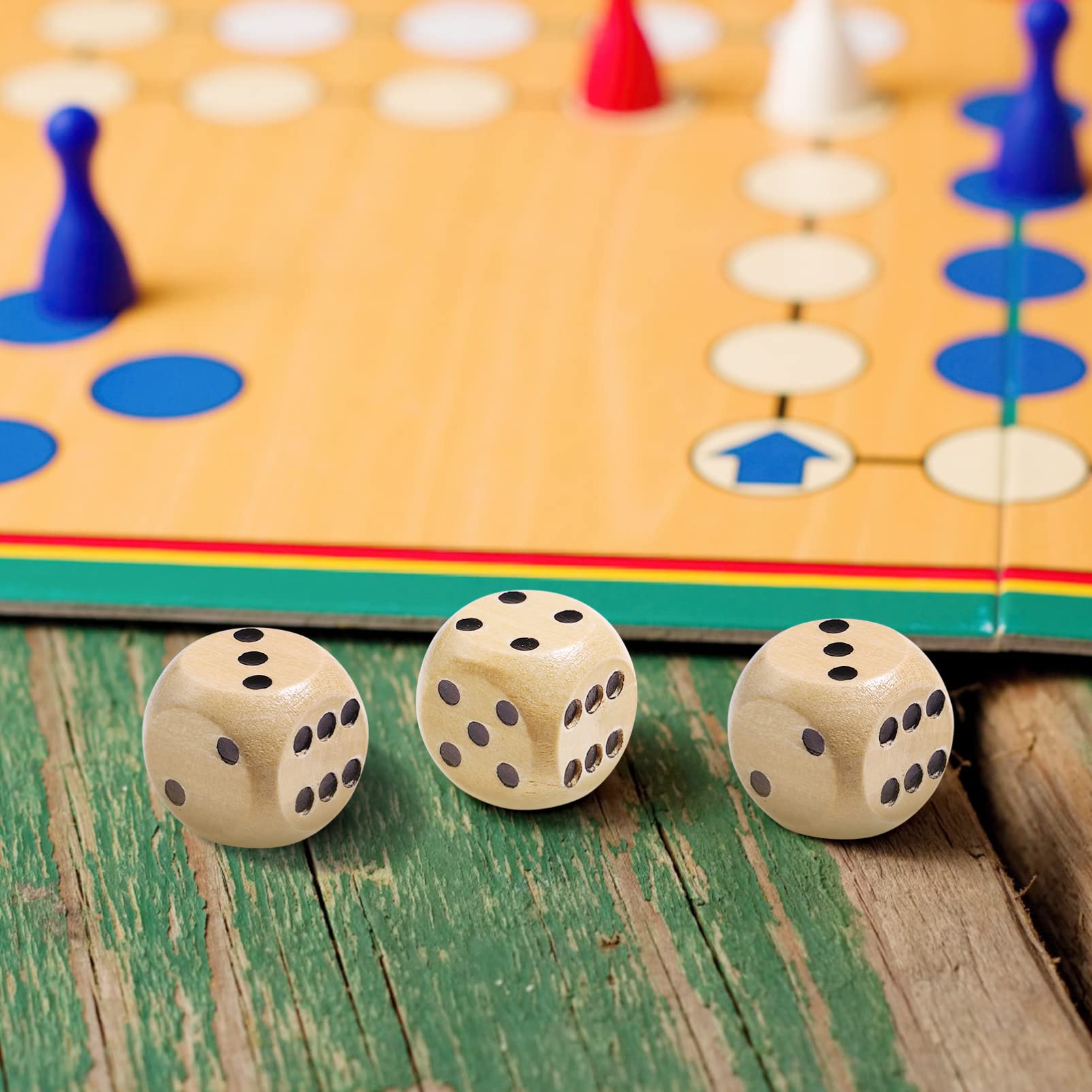 10 Pcs Wooden DIce Set, 6 Sided Game Dice Set, 16mm Mini Dices with Numbers 1-6, Table Dice Game Props for Children Adults