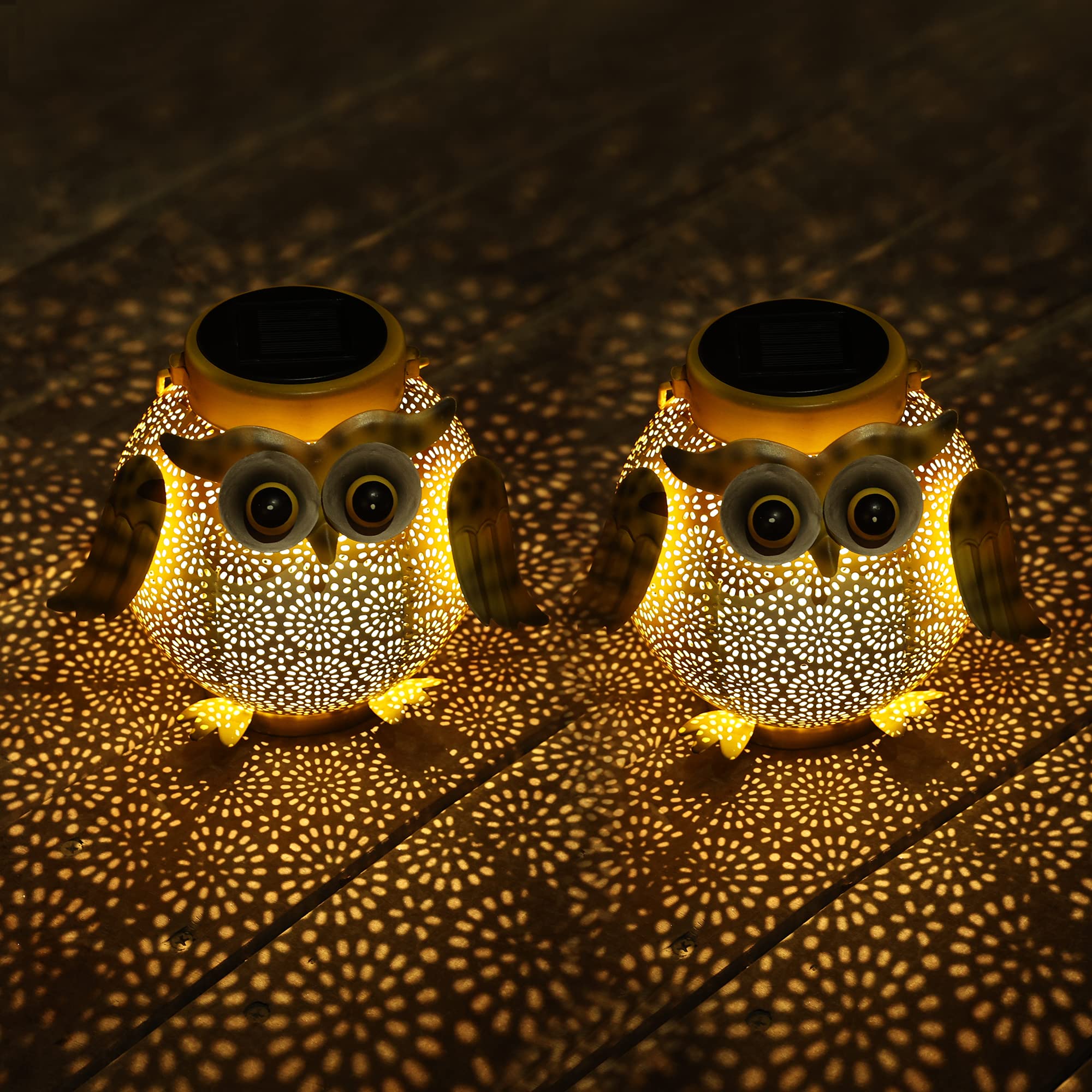 2 Packs Solar Lantern - Outdoor Hanging Lights Green Decorative Garden Lights Waterproof Metal Lanterns for Yard Table Patio Lawn