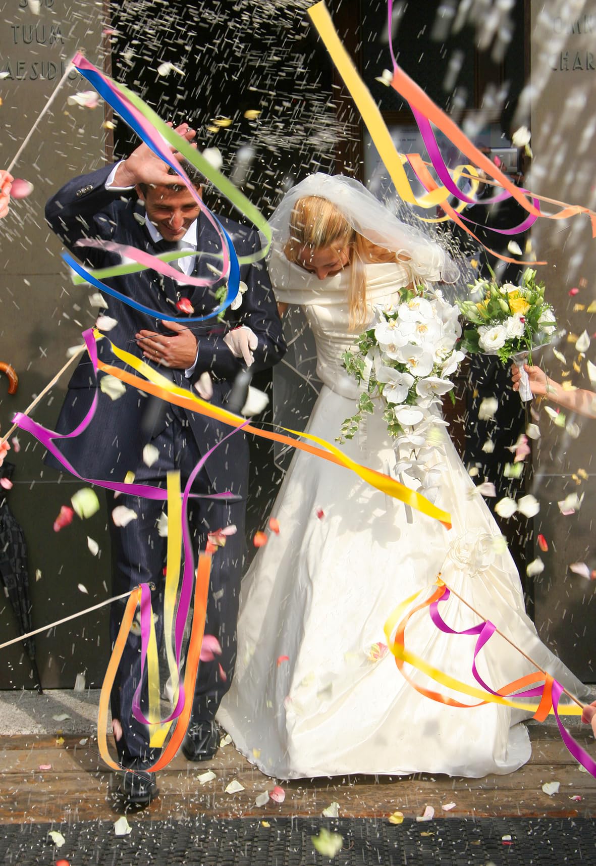 100pcs Rainbow Ribbon Stick Wands with Gold Bell, Multi-Colored Fairy Wish Wands Party Rhythm Send-Off Idea Ribbon Streamers for Wedding, Bridal Shower, Pride Parade, Ceremony Exit Photo Props