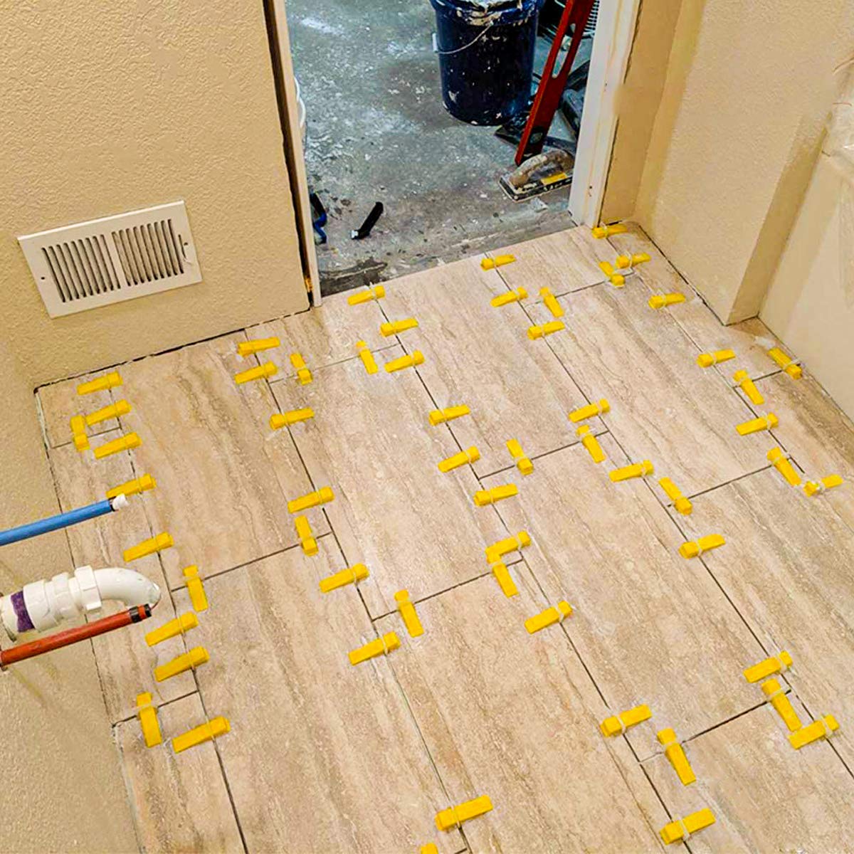 1/32" Tile Leveling System Clips 2000 pcs DIY Tiles Leveler Spacer, Tile Leveling System For Ceramic Tiles and Stone, Easy Installation (2000, 1/32")