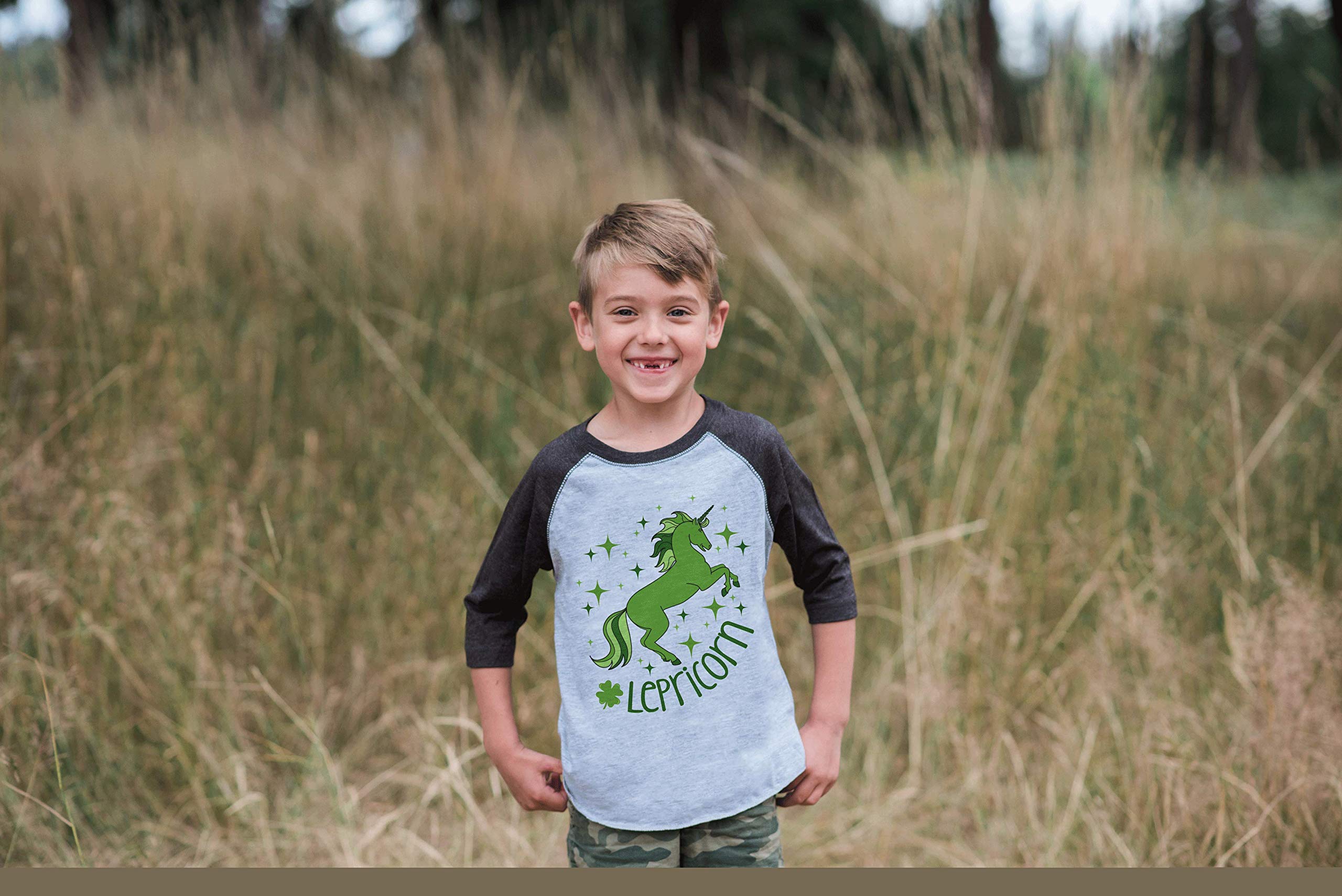7 ate 9 Apparel Kids Funny Irish Unicorn St. Patricks Day Grey Raglan Tee 4T