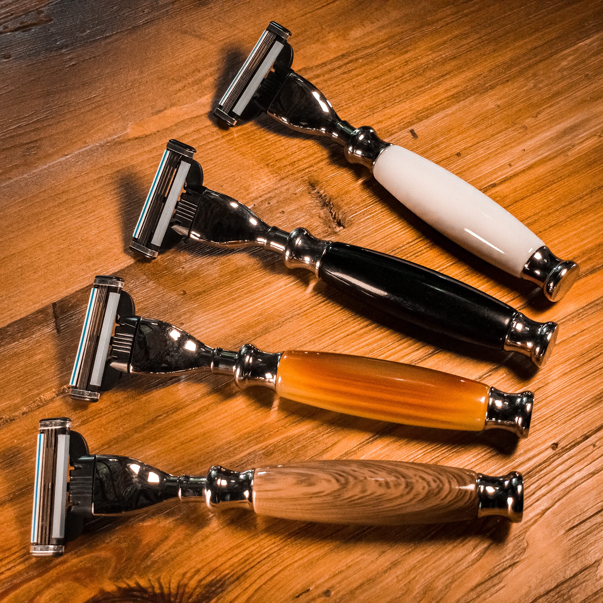 Union Razors SS2RZ Razor with White Wood Handle