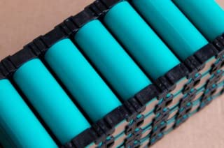 Heyiarbeit 3Pcs 10x10 Tandem 18650 Lithium Battery Holder Cell Spacer Bracket for DIY Battery Pack Hole Dia 18.5mm/0.73"