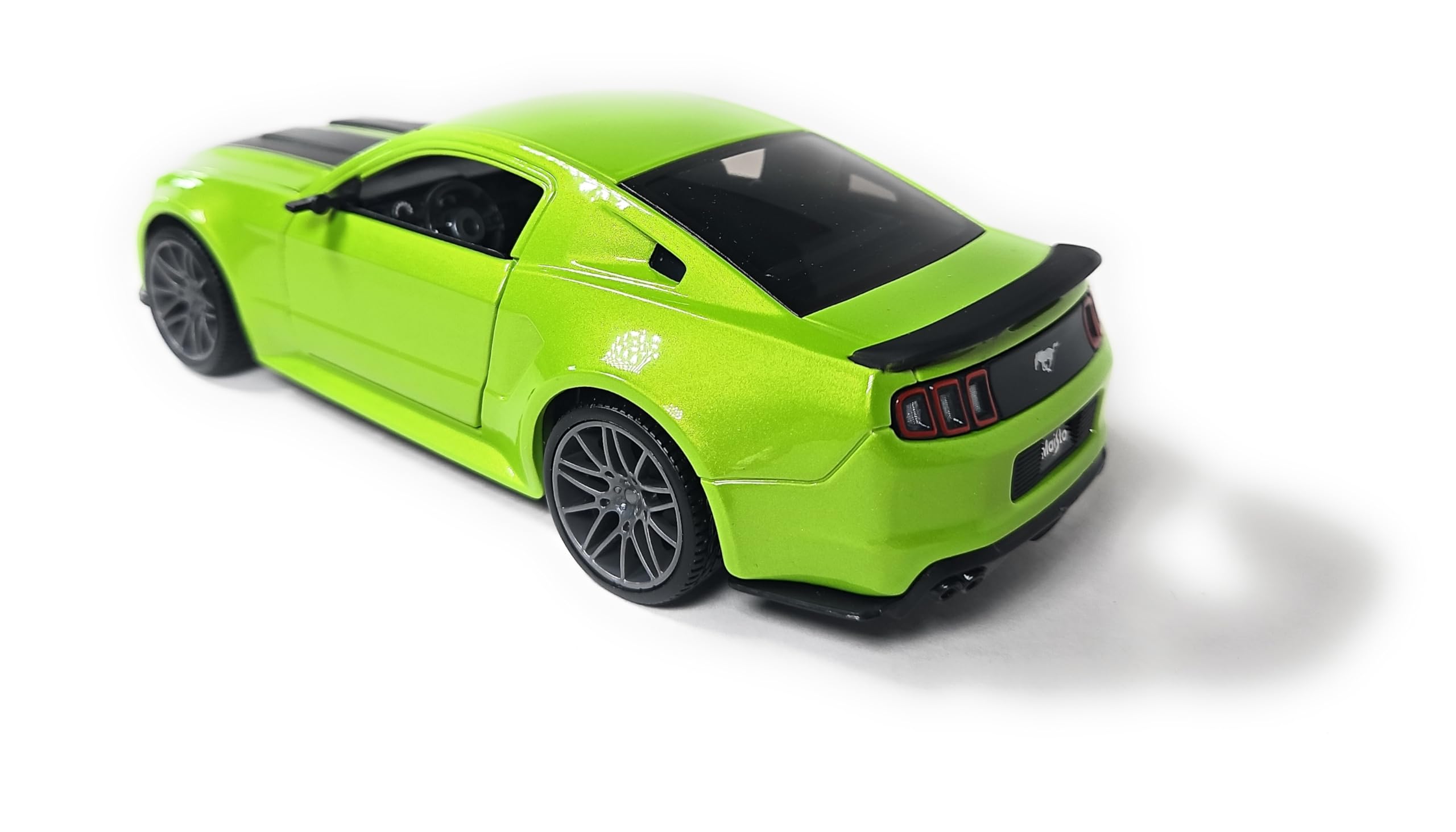 2014 Ford Mustang Street Racer Metallic Light Green 1/24 by Maisto 31506
