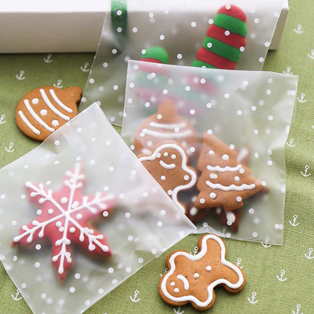 100PCS White Polka Dot Treat Bags Self Adhesive Candy Cookie Bags for Gift Giving with Stickers(3.94 x 3.94 Inches)