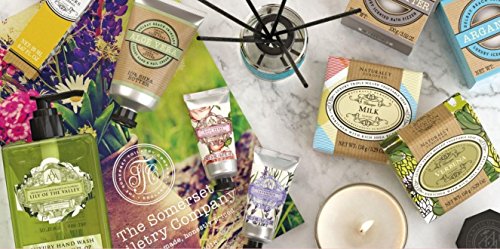 AAA Bath & Body Gift Collection - (Orange Blossom) - Shower Gel 200 ml, Hand Cream 60 ml & Body Cream 130 ml