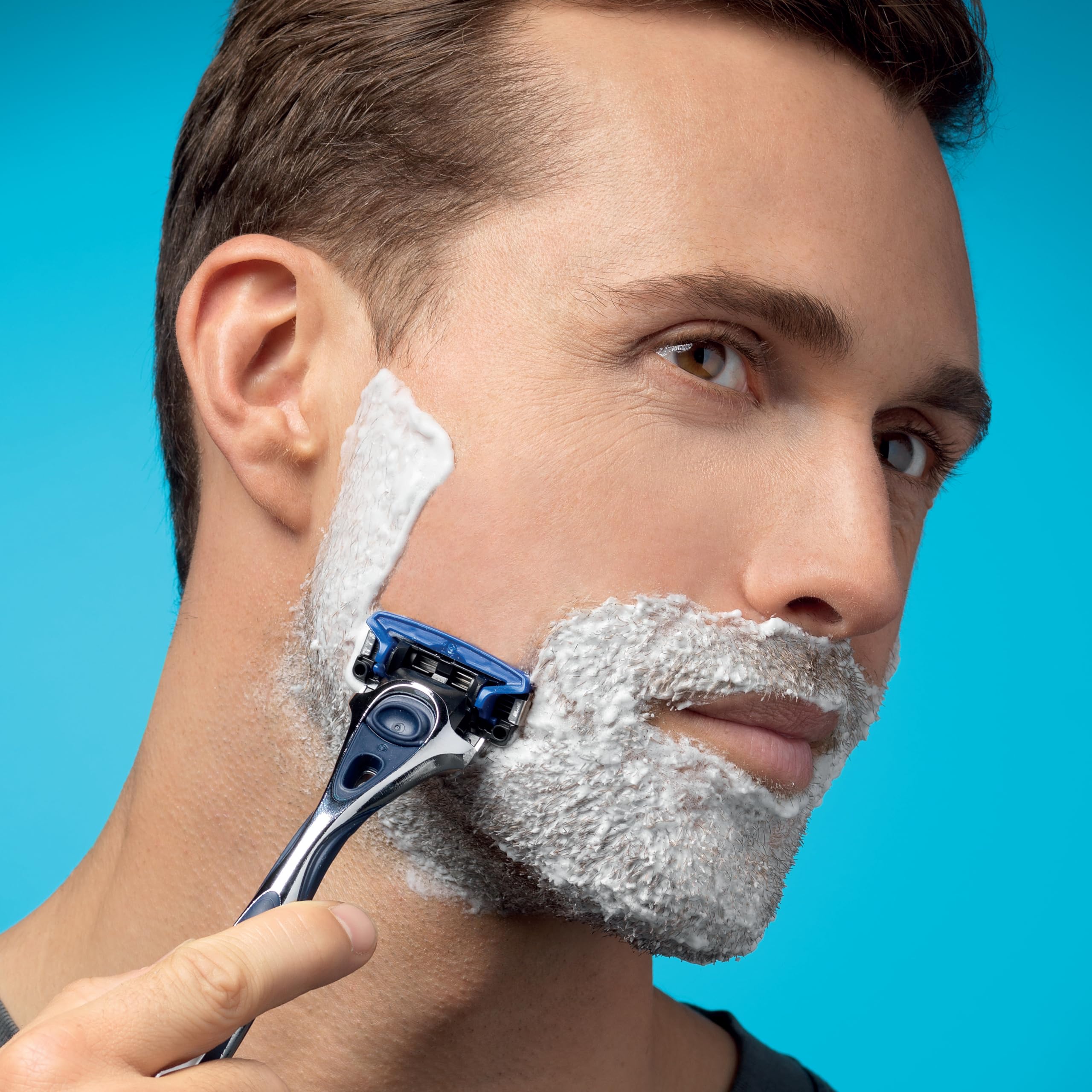 Hydro 5 Skin Protection For Men | Hydrating Gel & Precision Trimmer | Pack of 16 Razor Blade Refills