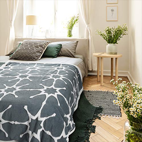 Sherpa Blanket Plush Throw Blanket Size 50" x 60" Bedding Fleece Reversible Blanket for Bed and Couch, Super Soft Comfy Warm Fuzzy TV Blanket Grey