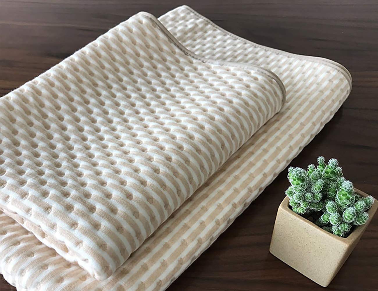 39"X47" Washable Waterproof Urine Pads Incontinence Bed Diaper Changing Mat Mattress Sheet Protector, Absorbency Hosptial Pee Pads Quilt Underpad Sheet for Baby Adults, Beige