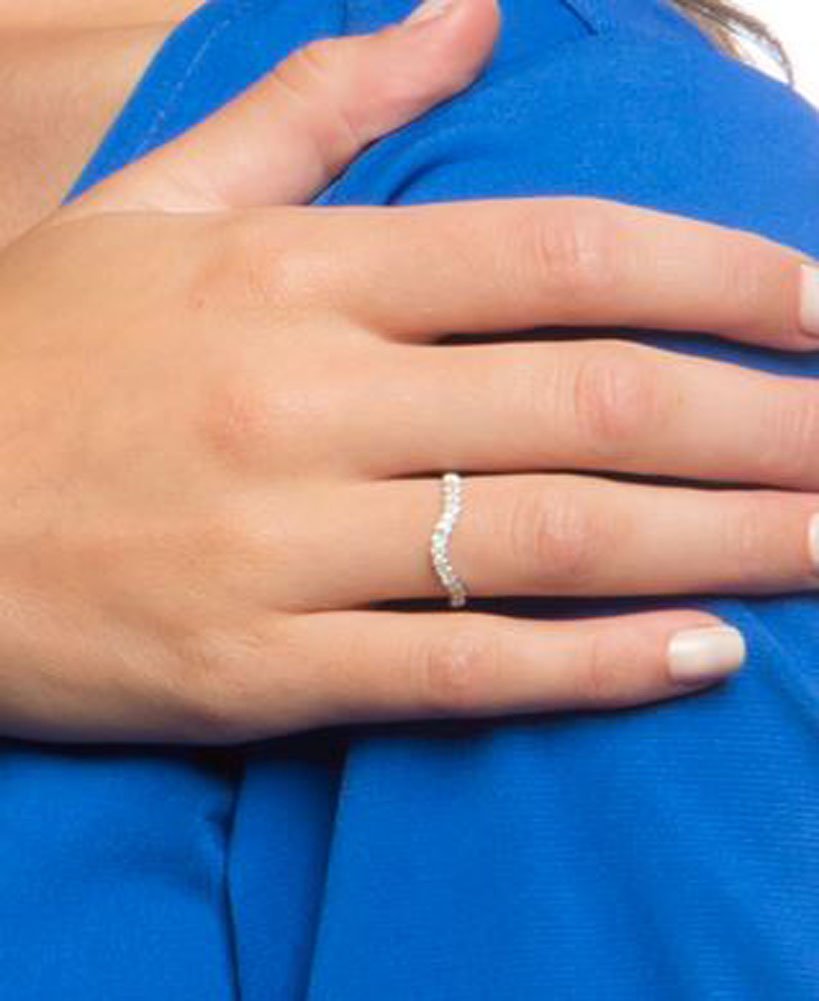 10k White Gold Curved Diamond Wedding Band (1/5 cttw, I-J Color, I2-I3 Clarity)