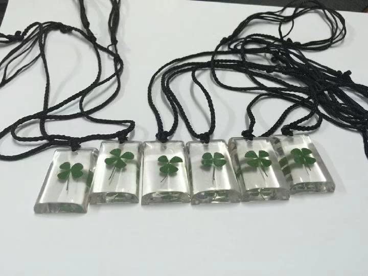 12 Pcs Exquisite Real Four Leaf Clover Pendant Jewelry Ornaments