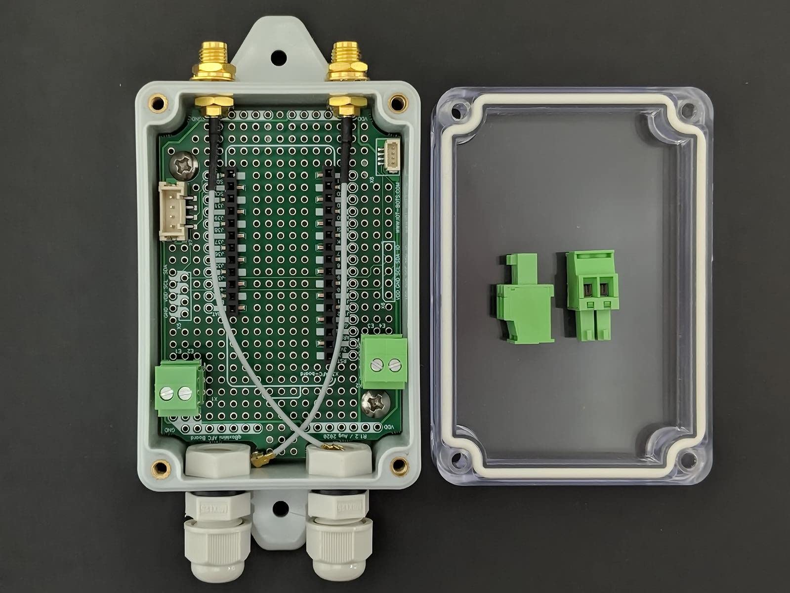 qBoxMini AFC DIY IOT Enclosure Kit (Two SMAs), IOT Enclosure for Feather ESP32 Cellular LoRa WiFi Arduino Board, Waterproof IP65 Enclosure with Glands, prototyping PCB connectors Set and Two SMAs