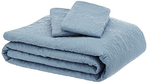 Amazon Basics Oversized Quilt Bed Set, Embossed Coverlet and Shams - King, Spa Blue Floral