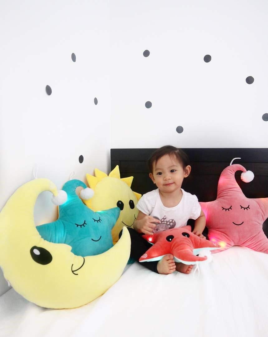 Around The Crib kokoons Cuddly Sun Plush Musical Night Light - Double Sided. Pale Yellow/Dark Yellow