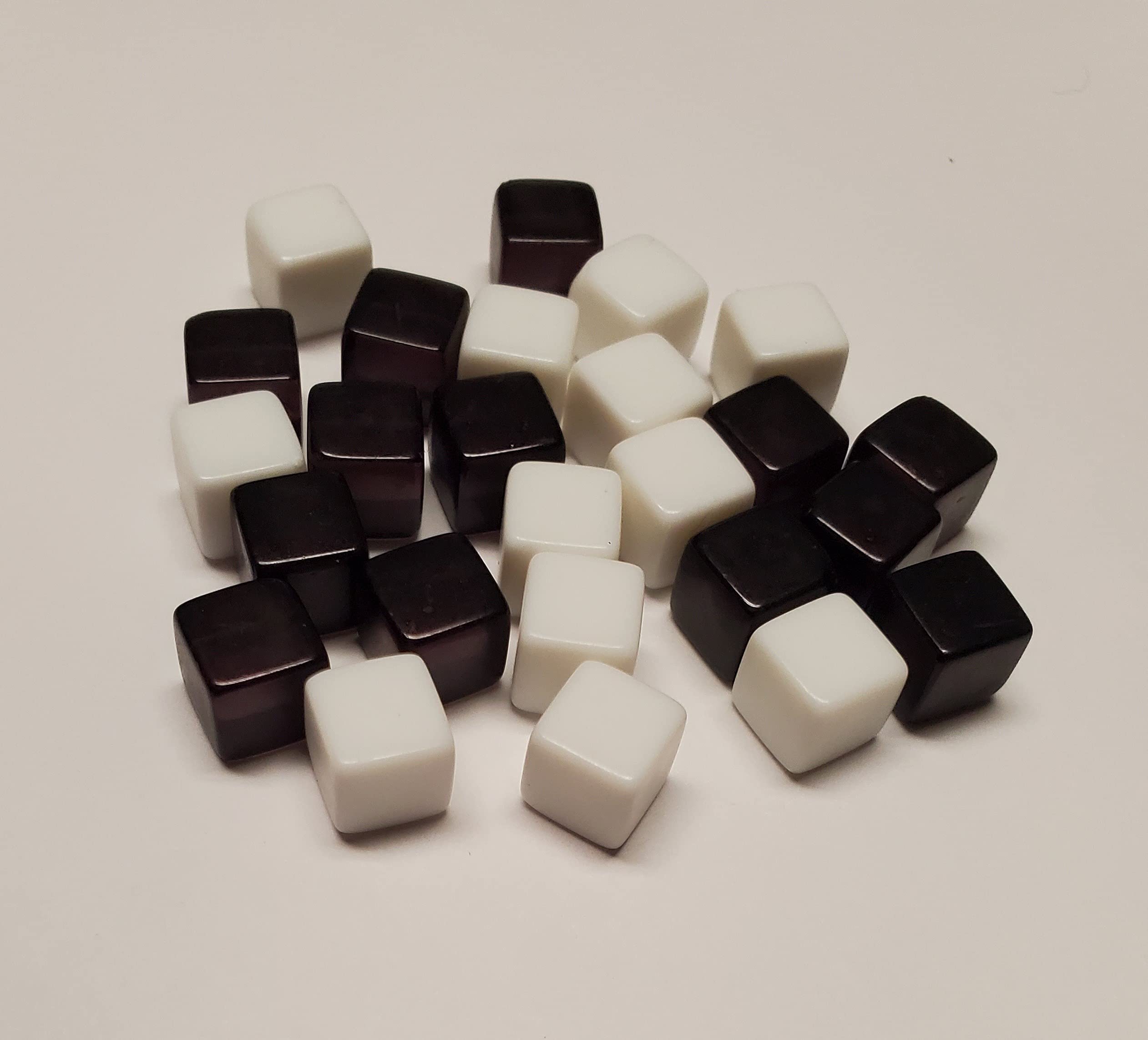 25x Very Small 8mm Counting Markers Black and White Cubes Blank Dice for Tabletop Gaming and Education