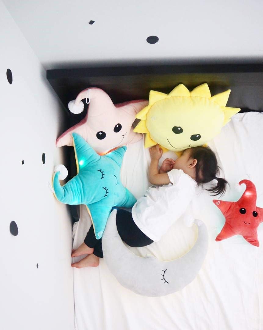 Around The Crib kokoons Cuddly Sun Plush Musical Night Light - Double Sided. Pale Yellow/Dark Yellow