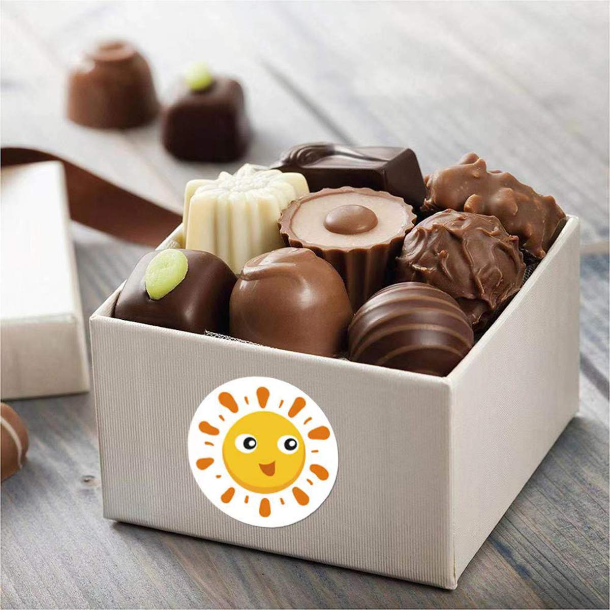 Bamsod 1000 Pieces 1 Inch Sunflower Labels Sun Stickers Rolls Self Adhesive Seals for Christmas Thanksgiving Party Decor Scrapbooking Cards Envelopes (Sun)