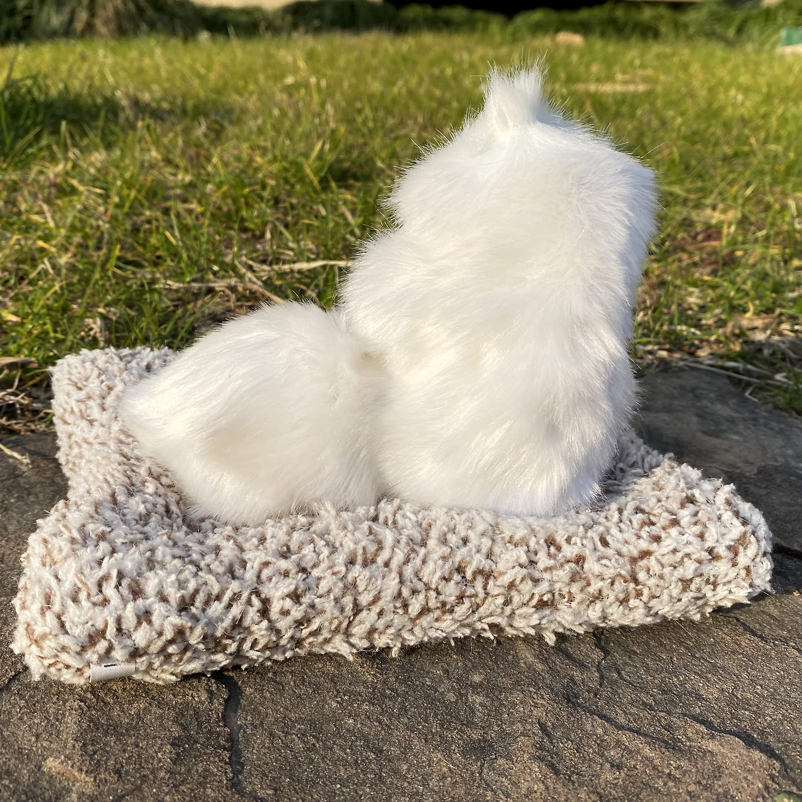 2 in 1 Simulation Furry Kittens Realistic Couple Cats on Rug/Home Shelf Car Decorative Statue - Pad Filled with Activated Carbon Beads (White)