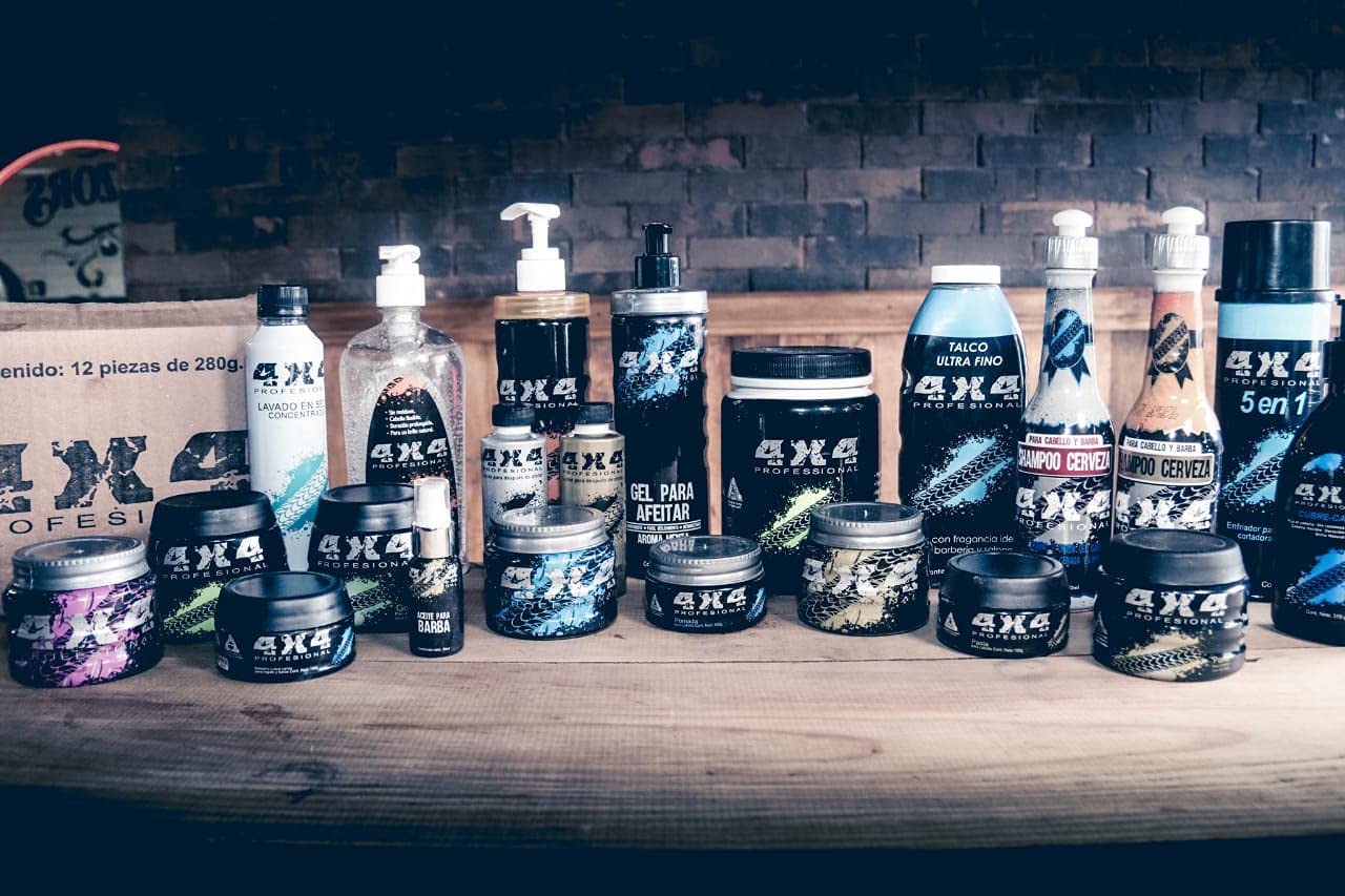 4X4 Professional Foamless Shaving Gel, Fresh Transparent Shaving-Gel for Ultimate Moisturizing, Cleansing, and Soothing Effect with Active Ingredients that help Eliminate Bacteria – 13 Oz Bottle