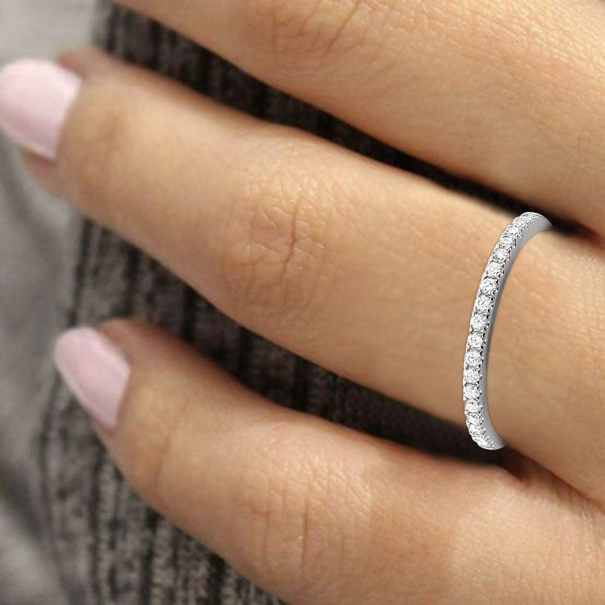 14k White Gold Round Diamond Micro-Pave Wedding Band (1/4cttw, H-I Color, VS2-SI1 Clarity), Size 4