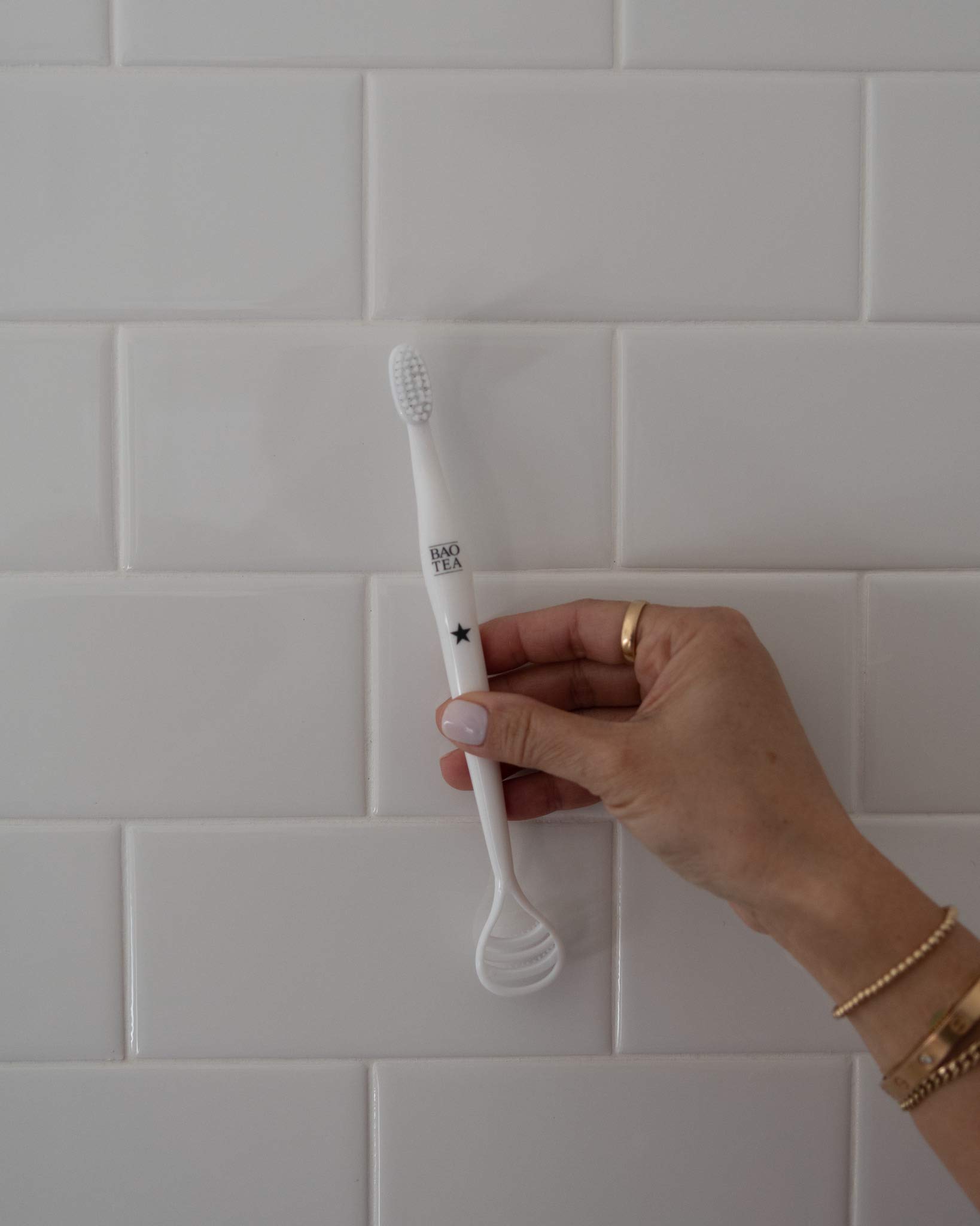 BAO TEA All-in-One Toothbrush & Tongue Cleaner: Comprehensive Oral Health Solution, Versatile Dental Care with Integrated Tongue Cleaning Design and Ultra-Soft Bristles